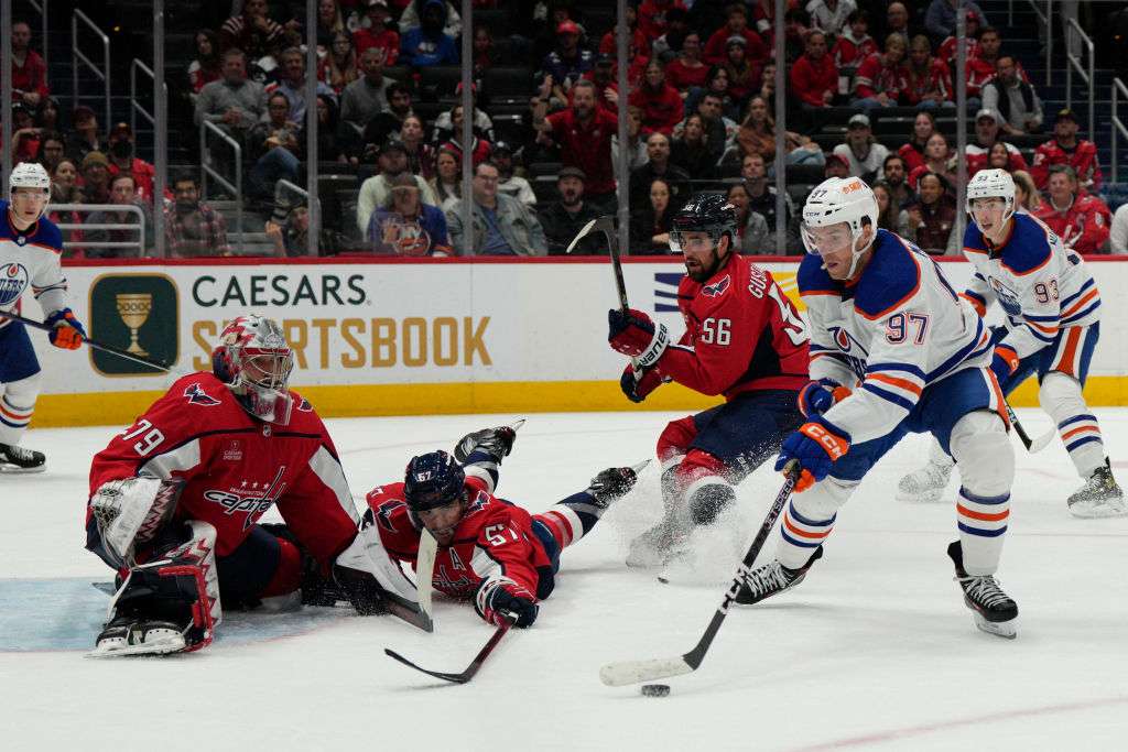 Ei hyvää päivää: Connor McDavid iski uransa 500. pelissä tajuttoman ...